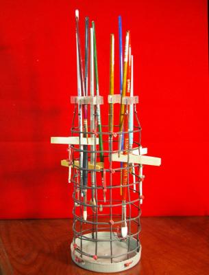 How I Built a Device for Drying Paintbrushes Vertically | Tamzart.com